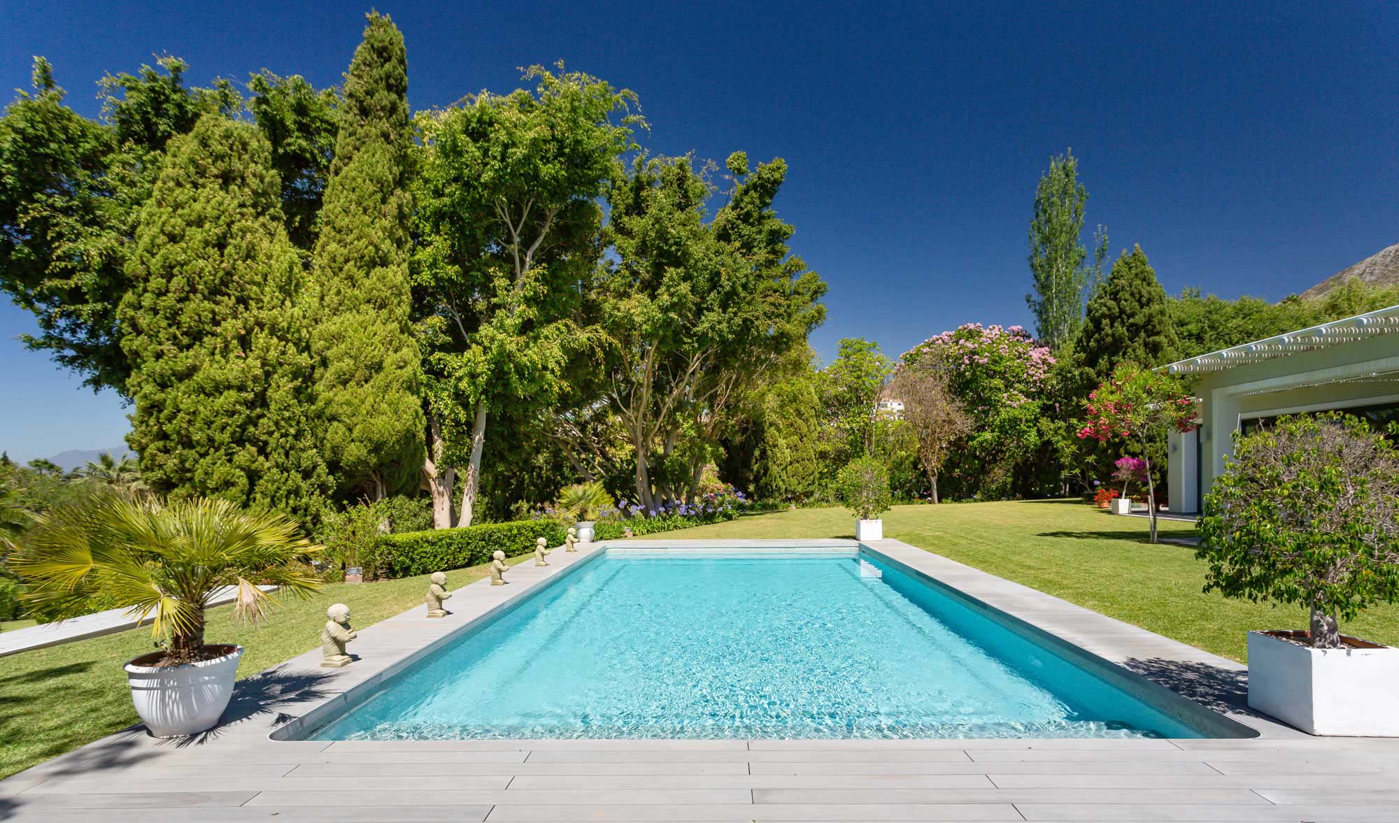 Villa La Galeria - A 5-bed Luxury Villa in Marbella from the Luxury ...