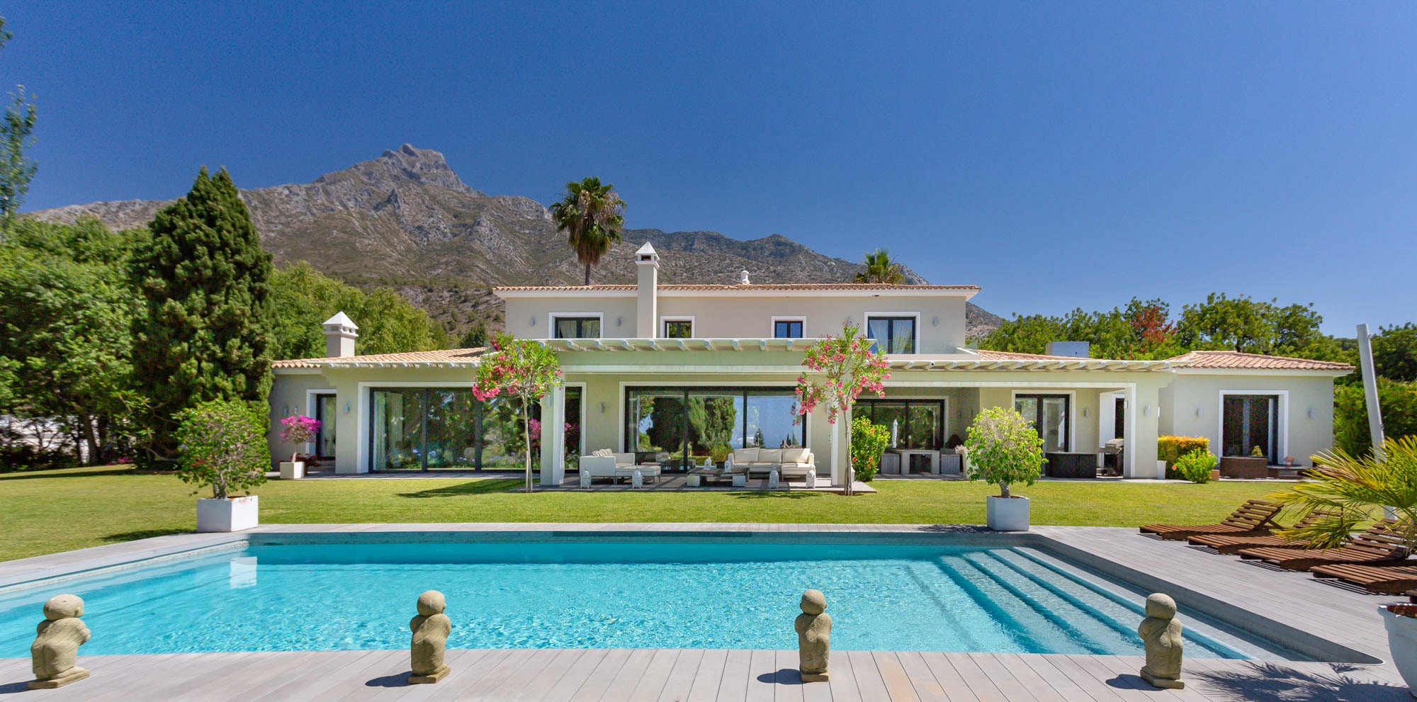 Villa La Galeria - A 5-bed Luxury Villa in Marbella from the Luxury ...